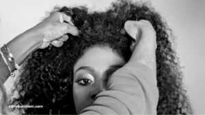 The Curly Girl Method: Easy Steps & Routine For Beginners - Curly Bun Mom